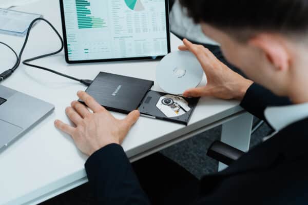 Desktop Accessory FAQs | Verbatim Support & Troubleshooting Guide